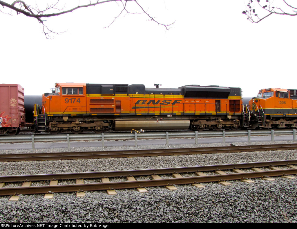 BNSF 9174